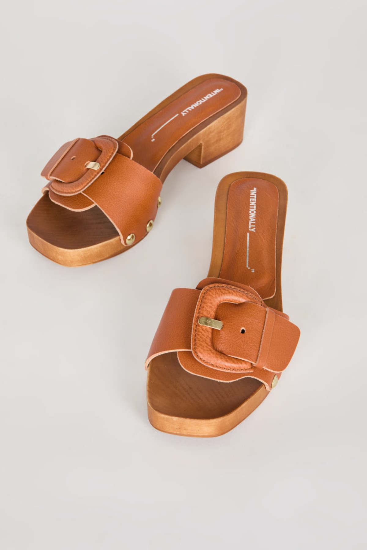 "INTENTIONALLY __________." Mar Clog - Canyon | Garmentory