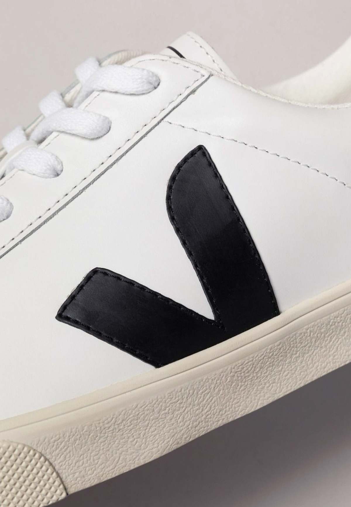 VEJA Esplar Logo Leather Shoes - Extra White/Black | Garmentory