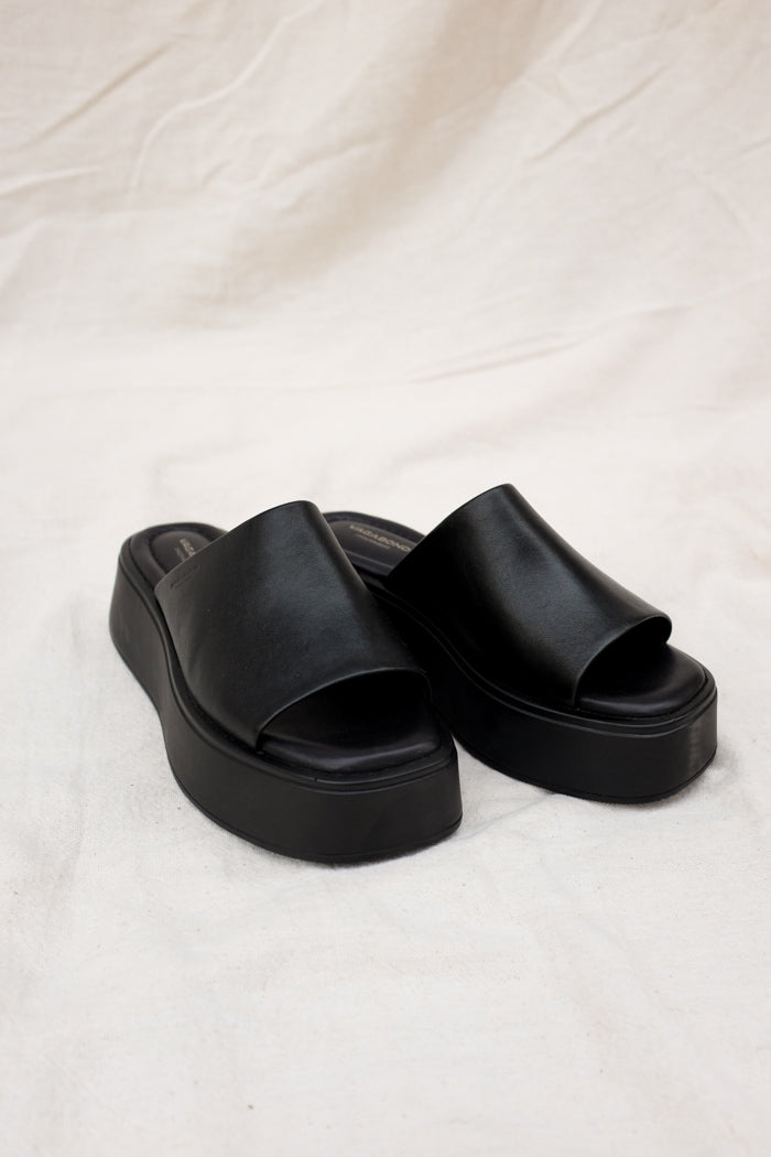 Vagabond COURTNEY SLIDES - black | Garmentory