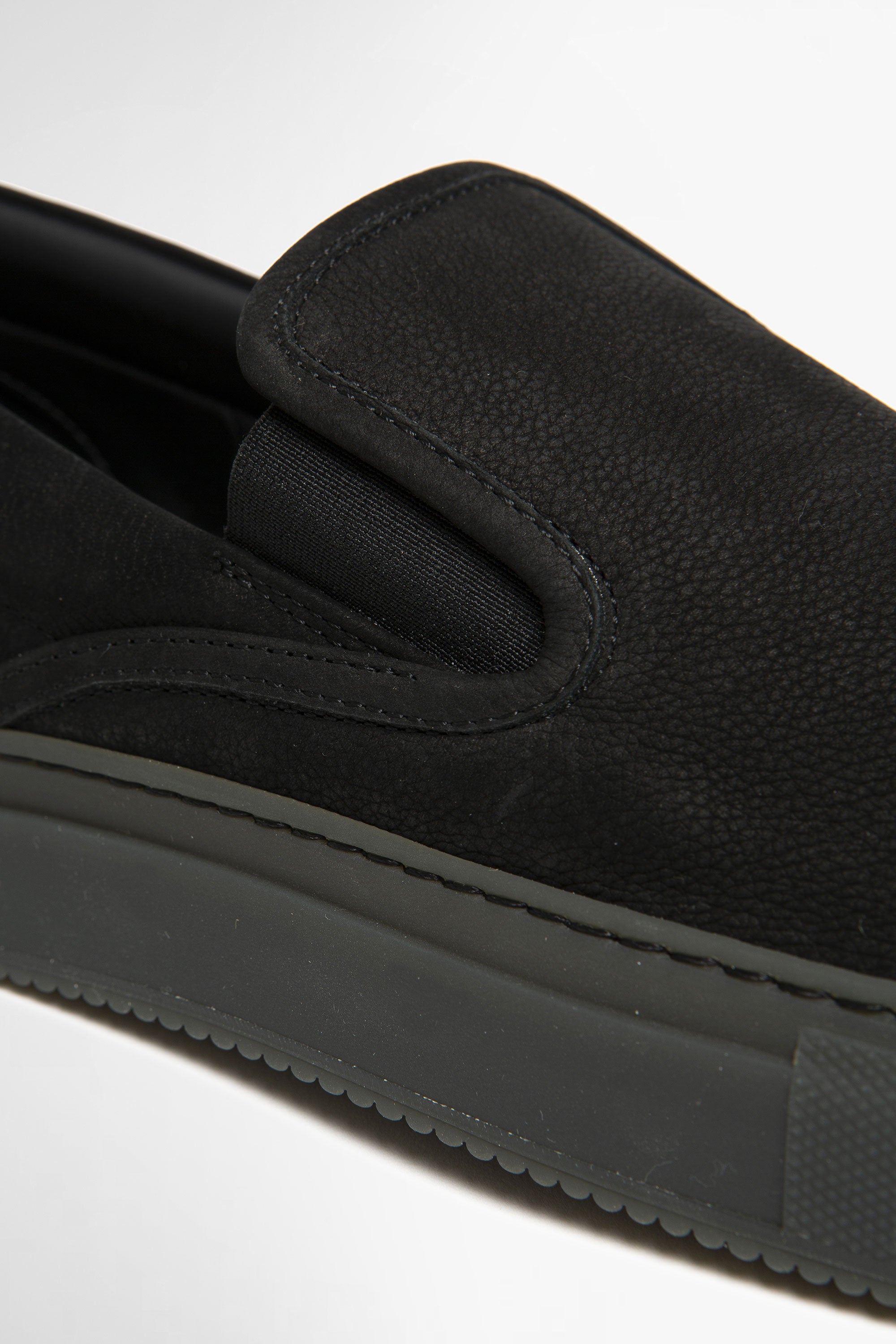 Common Projects Slip On In Leather Black | Garmentory
