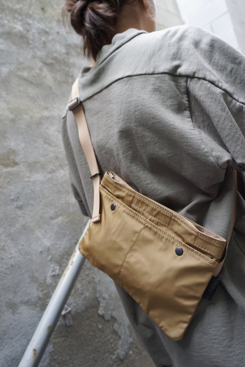 Amiacalva Sacoche | Garmentory