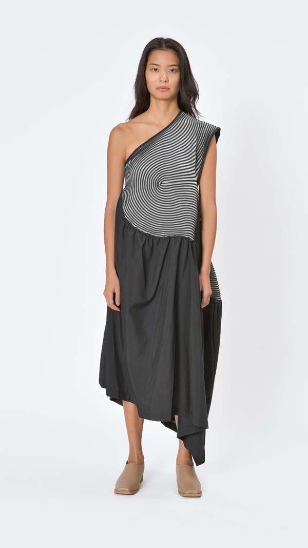 Winding Solid Dress in Black | Garmentory