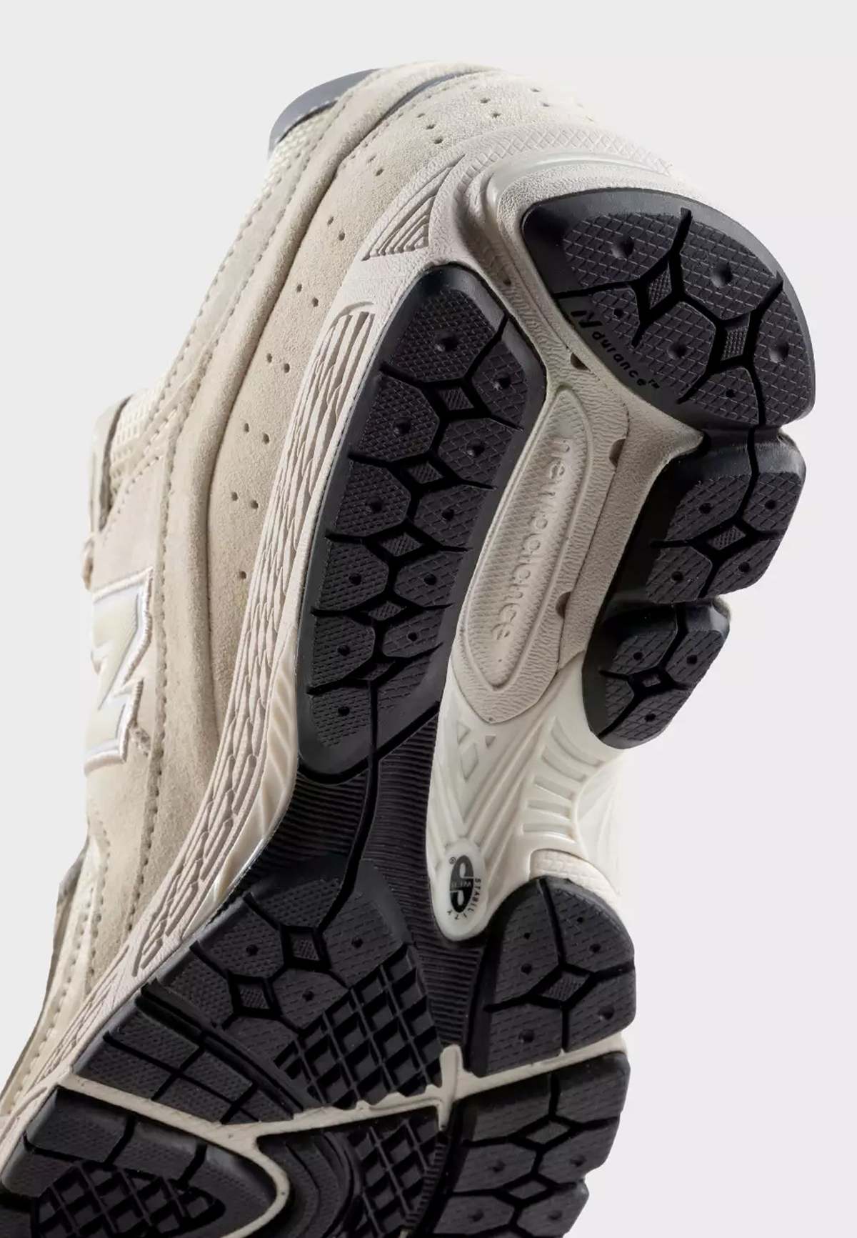 New Balance ML2002RE sneaker - Bone | Garmentory