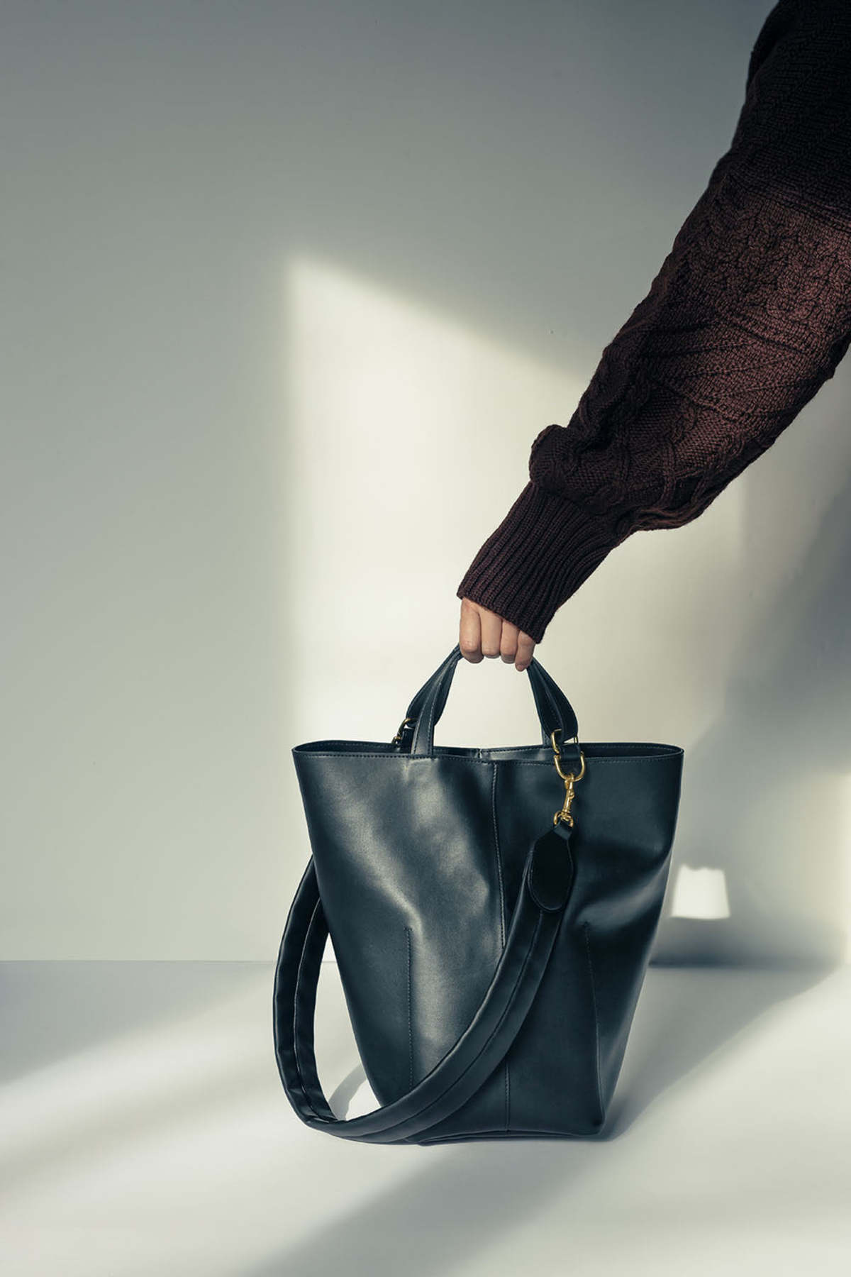 SAYAKA DAVIS NEW YORK Brooklyn Side Handle Tote - Black | Garmentory