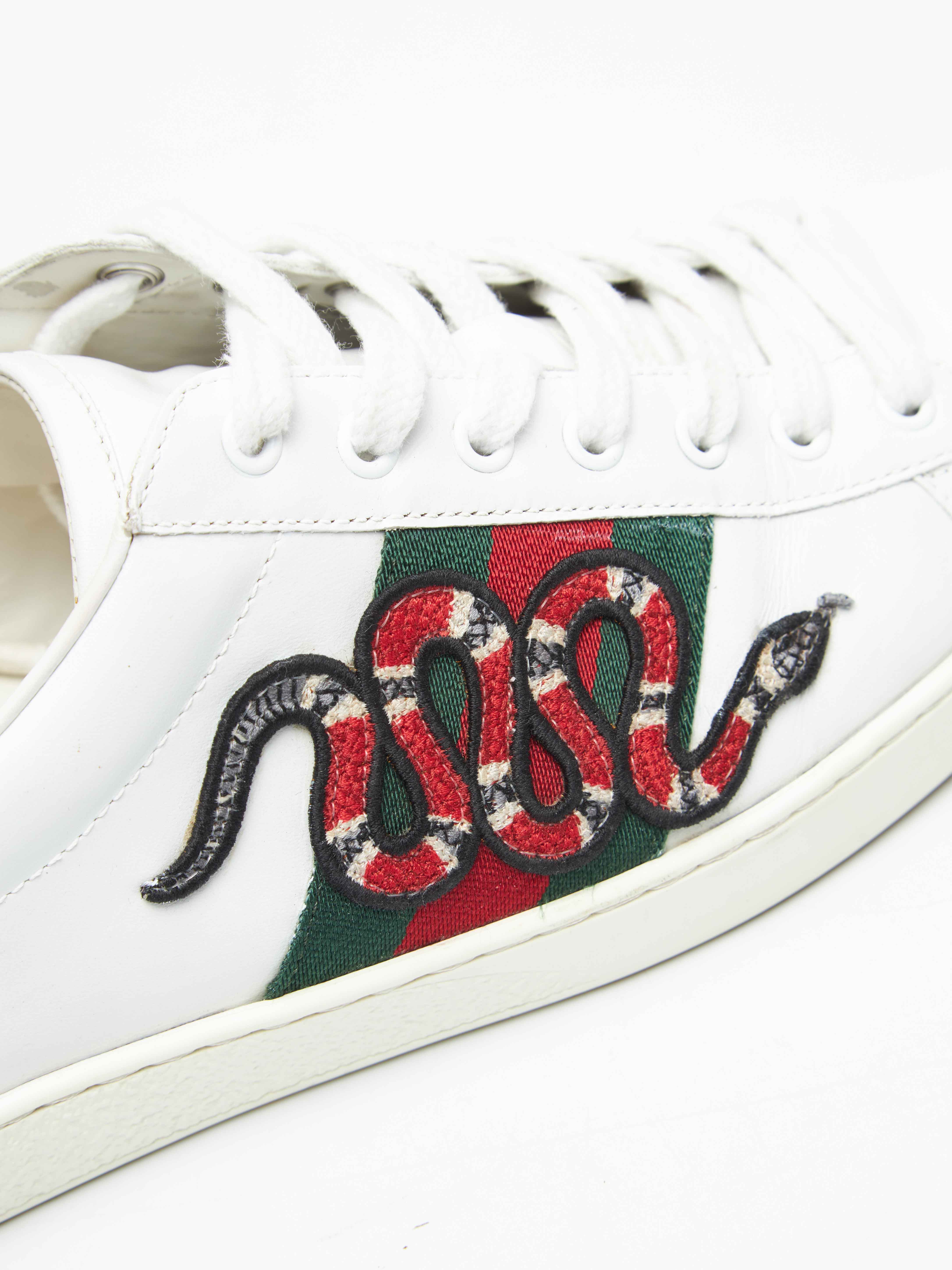 [Pre-Loved] Gucci M Snake Patch Sneakers - White | Garmentory