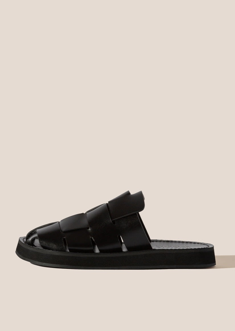 HEREU Dira Fisherman Mule - Black | Garmentory