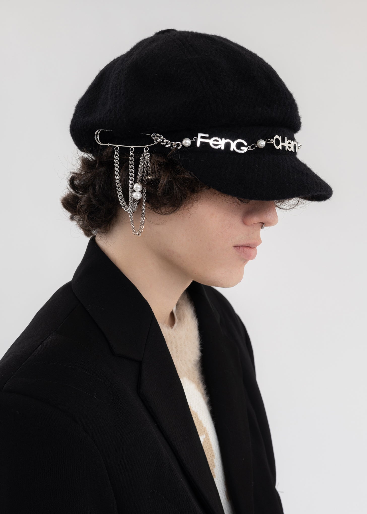 Feng Chen Wang Metal Embellishment Beret - Black | Garmentory
