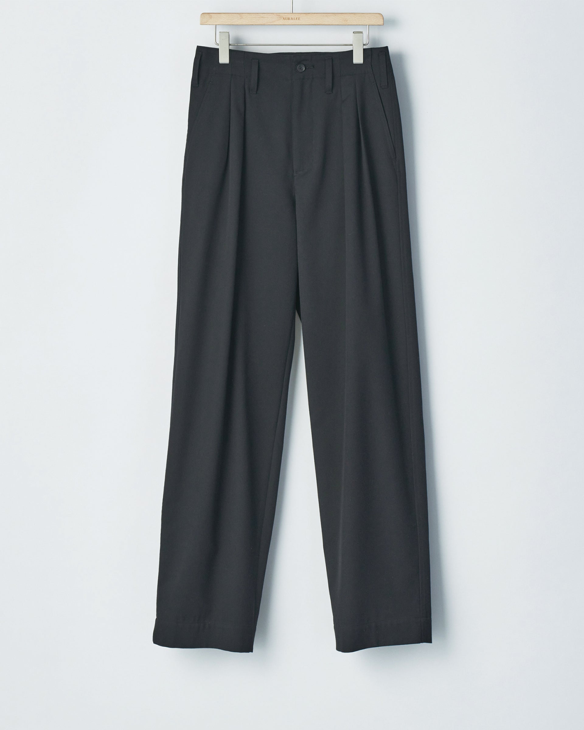 Auralee SUPER FINE WOOL COTTON TWILL SLACKS - BLACK | Garmentory