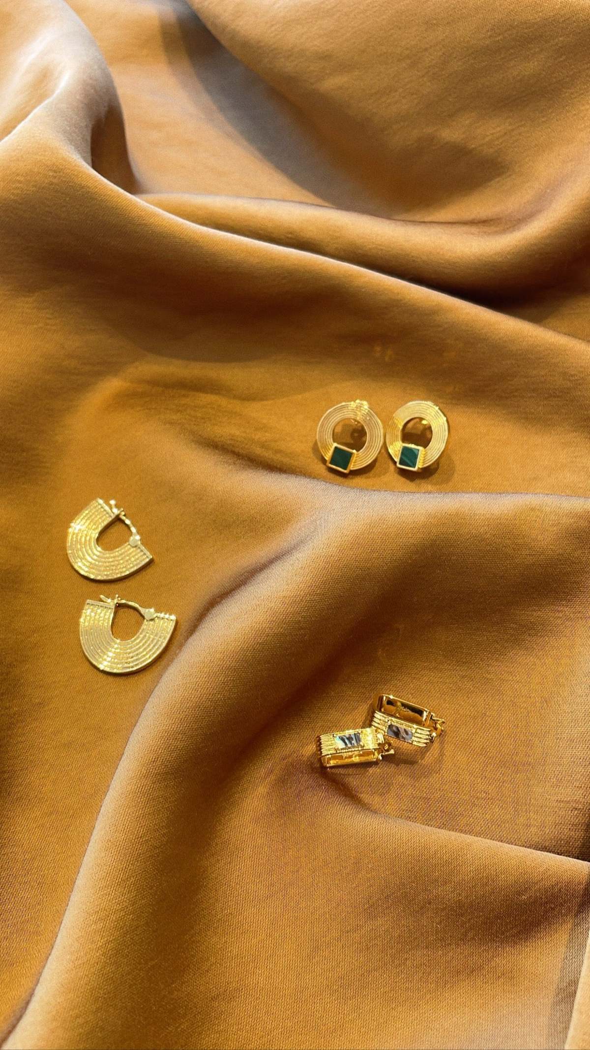 Vintage Mod + Jo Robby Malachite Mini Statement Gold Earrings - Gold | Garmentory