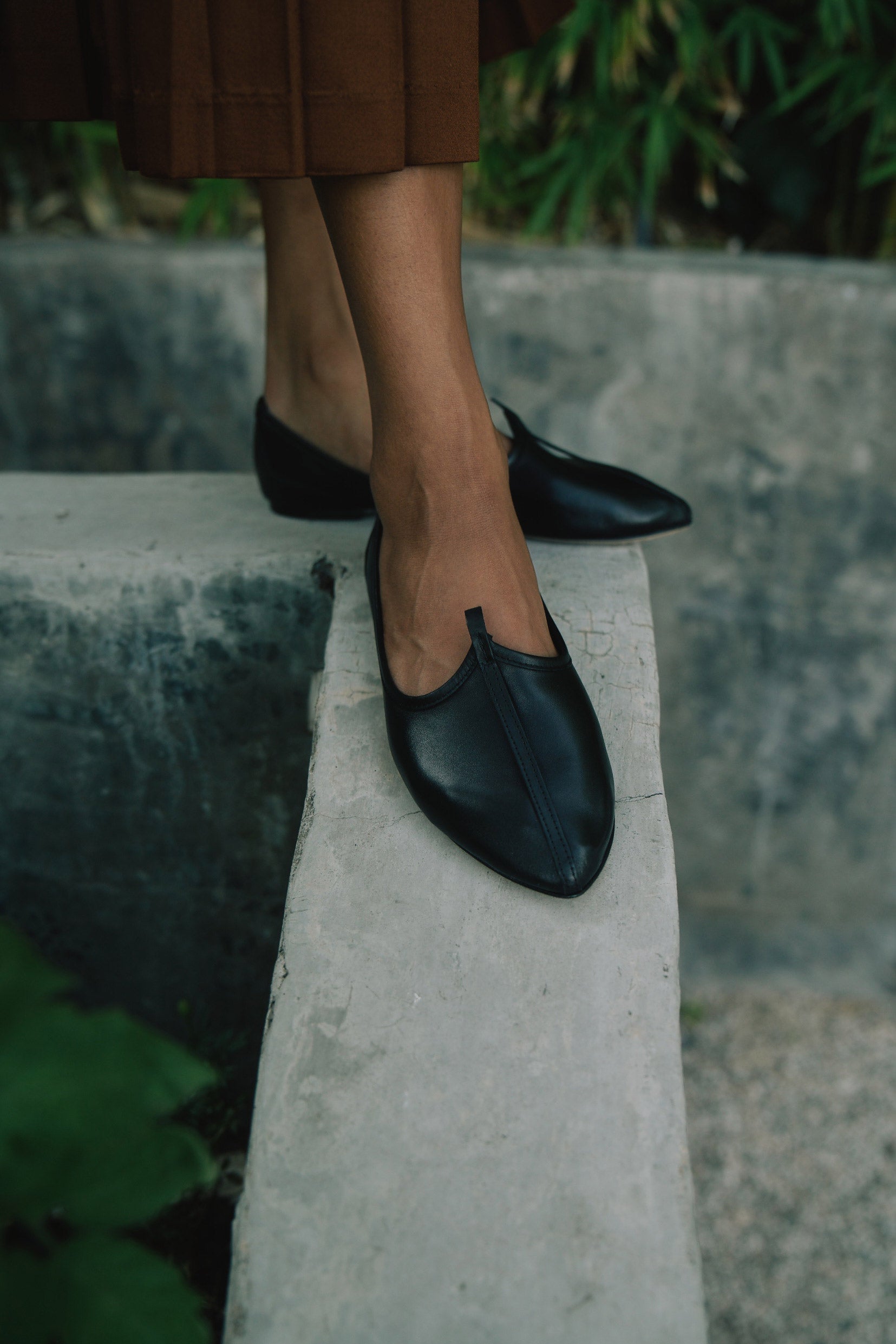 Jamie Haller Jutti Slipper - Black | Garmentory