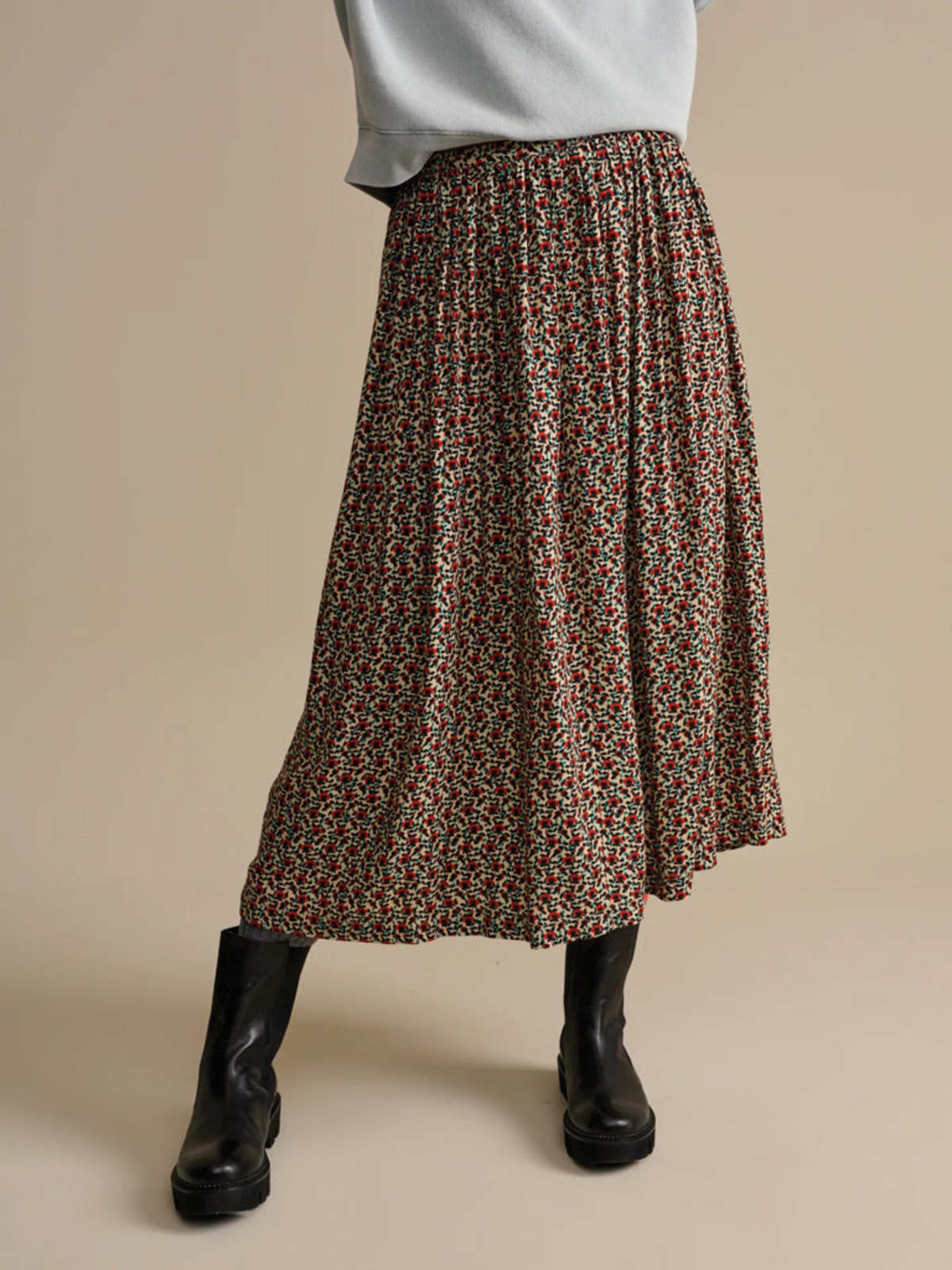 Bellerose Theresa Floral Skirt - Red/Black | Garmentory