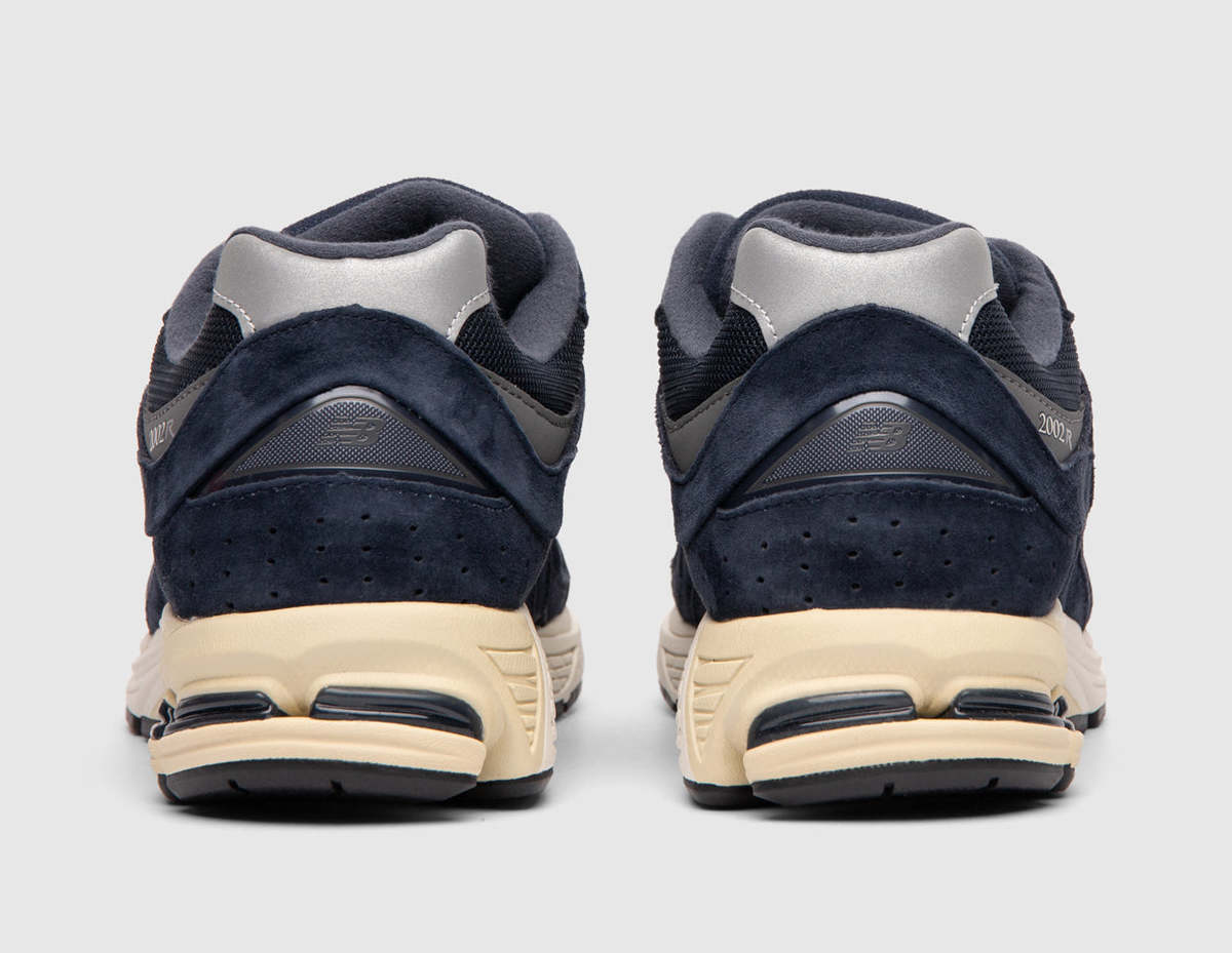 New Balance M2002RCA shoes - blue | Garmentory