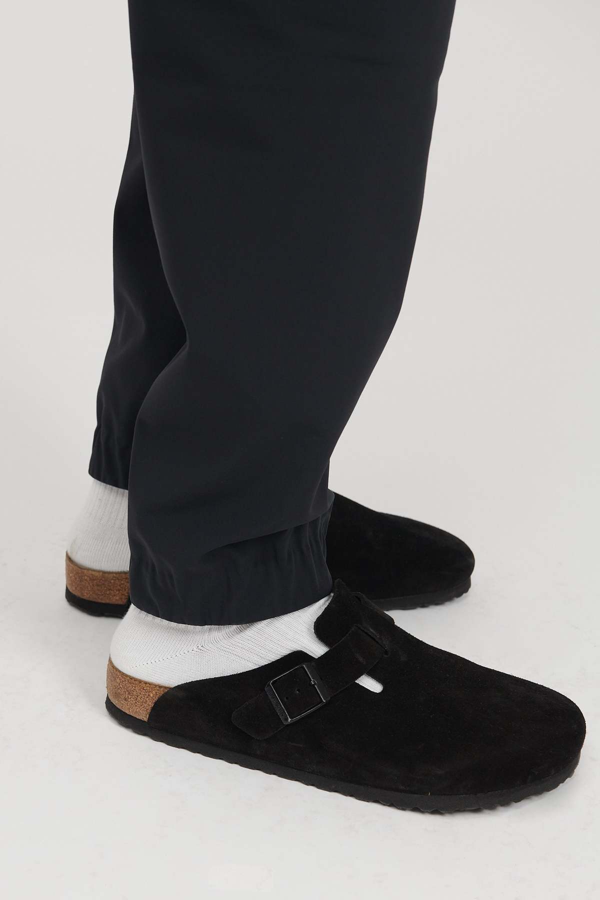 VEILANCE Secant Heavy Weight Trackpant - Black | Garmentory