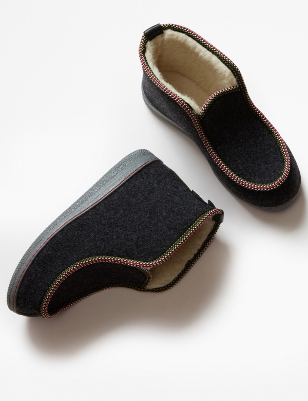 Penelope Chilvers Inuit Felt Slipper - Charcoal | Garmentory