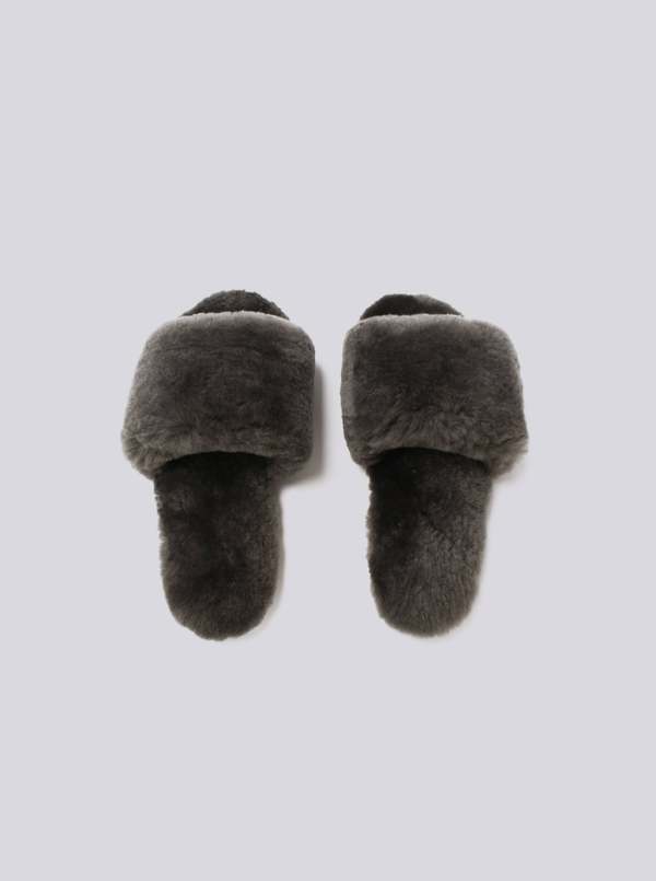 Pissenlit Sheepskin Fuzzy Slippers - Dark Grey | Garmentory