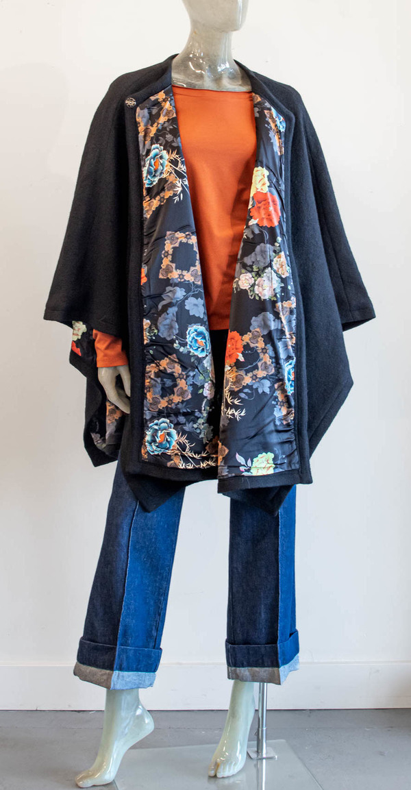 Blue Sky Reversible Wool Cape - Black | Garmentory