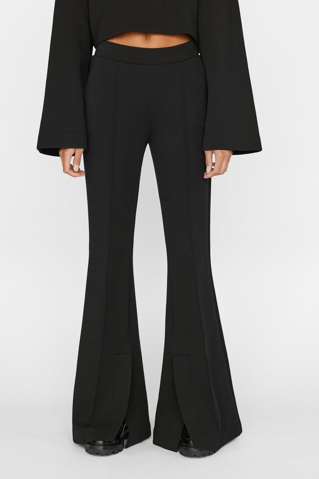 FRAME Denim Scuba Slim Exaggerated Knit Flare - Noir | Garmentory