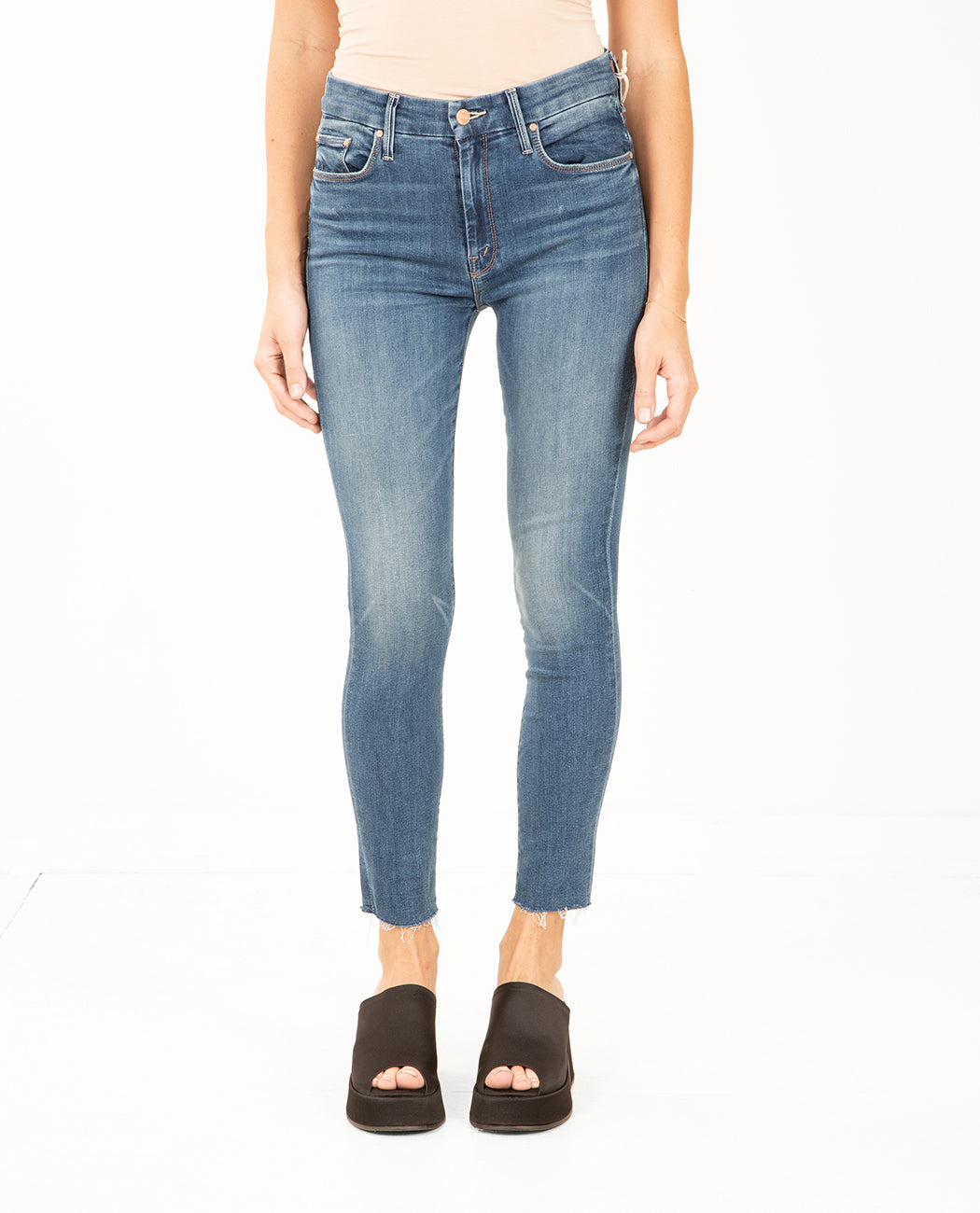 Mother Denim The Looker Ankle Fray Jeans - HEALING JAR | Garmentory