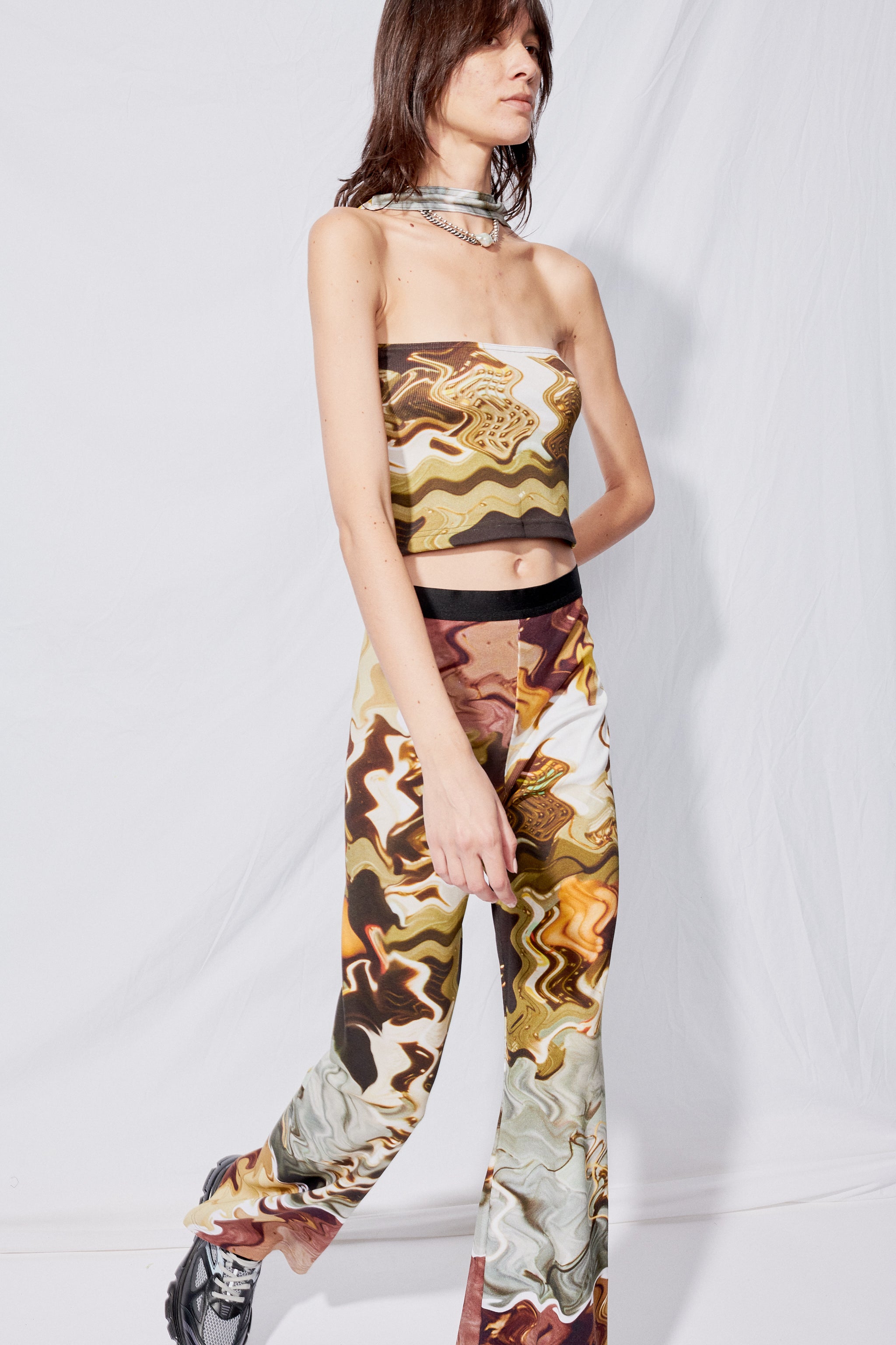 Elliss Smudge Wave Rib Power Top | Garmentory