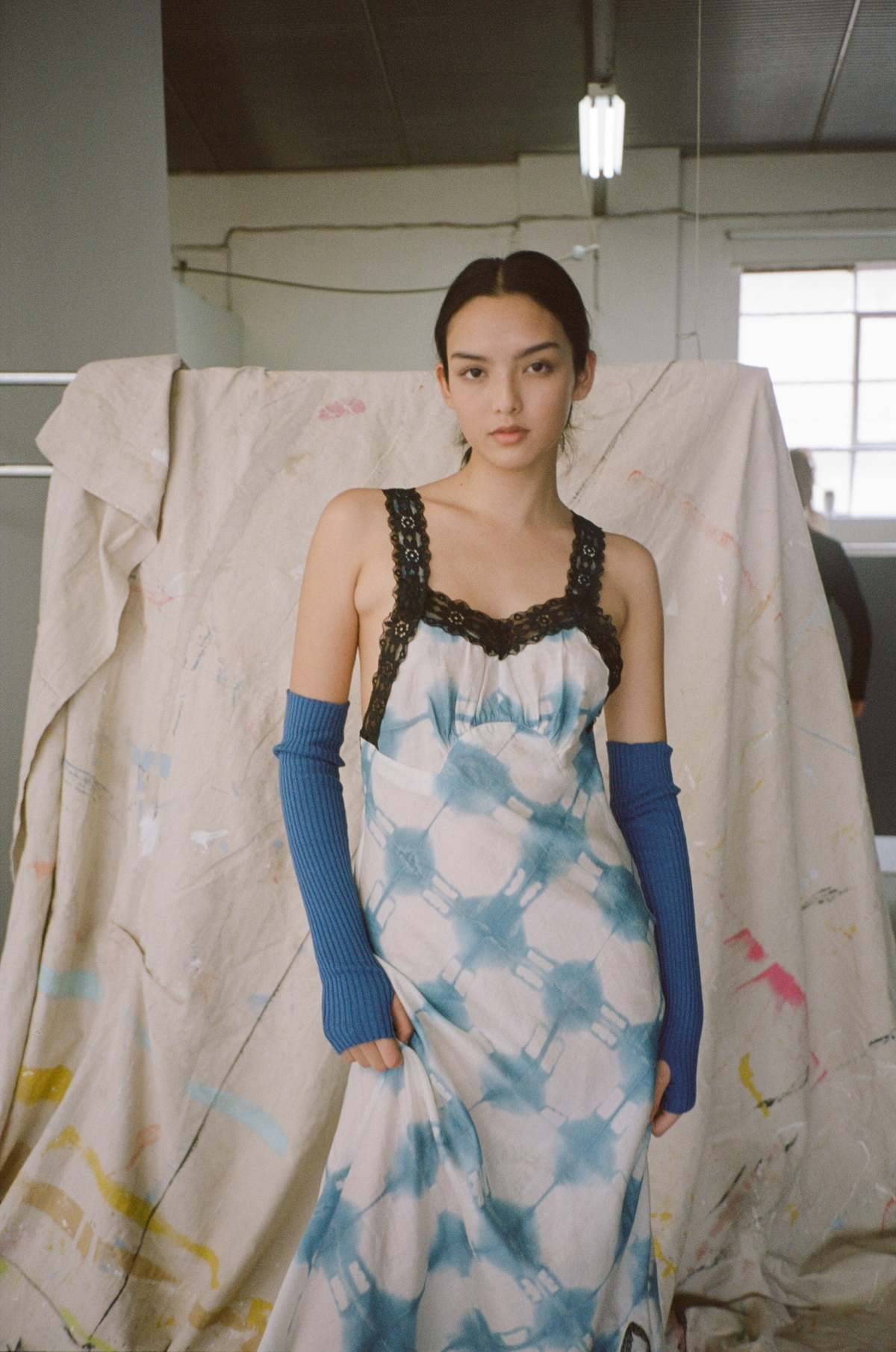 Muse the Label Poppy Gloves - Sapphire | Garmentory