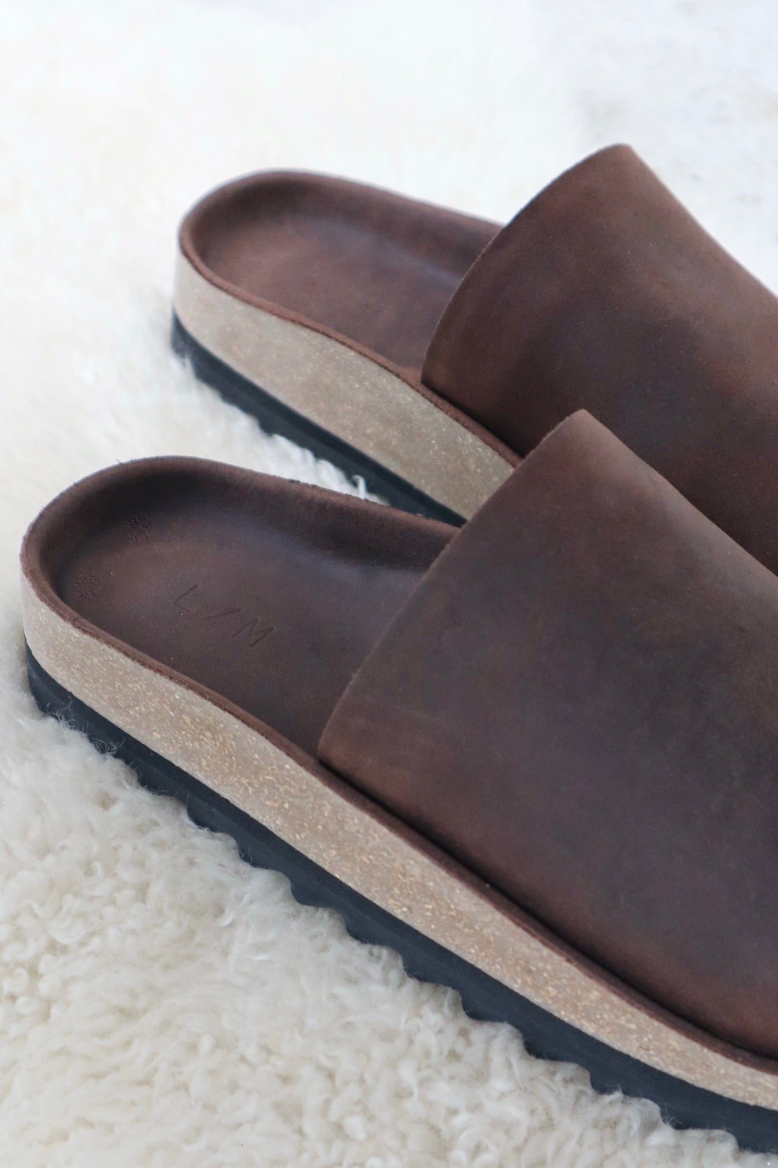 Lauren Manoogian Raw Contour Slide - Saddle | Garmentory