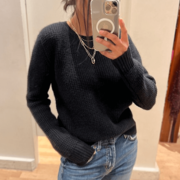 Kokun Cropped Popocorn Pullover - Black | Garmentory