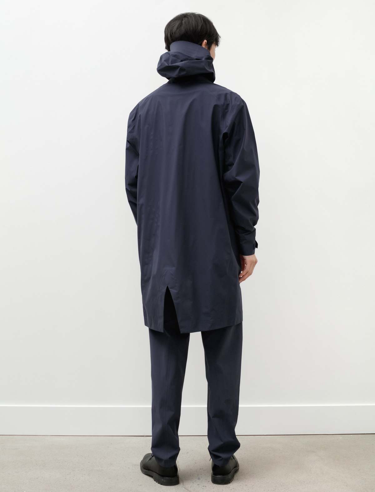 Veilance Mens Monitor Lightweight Coat - Black Sapphire | Garmentory