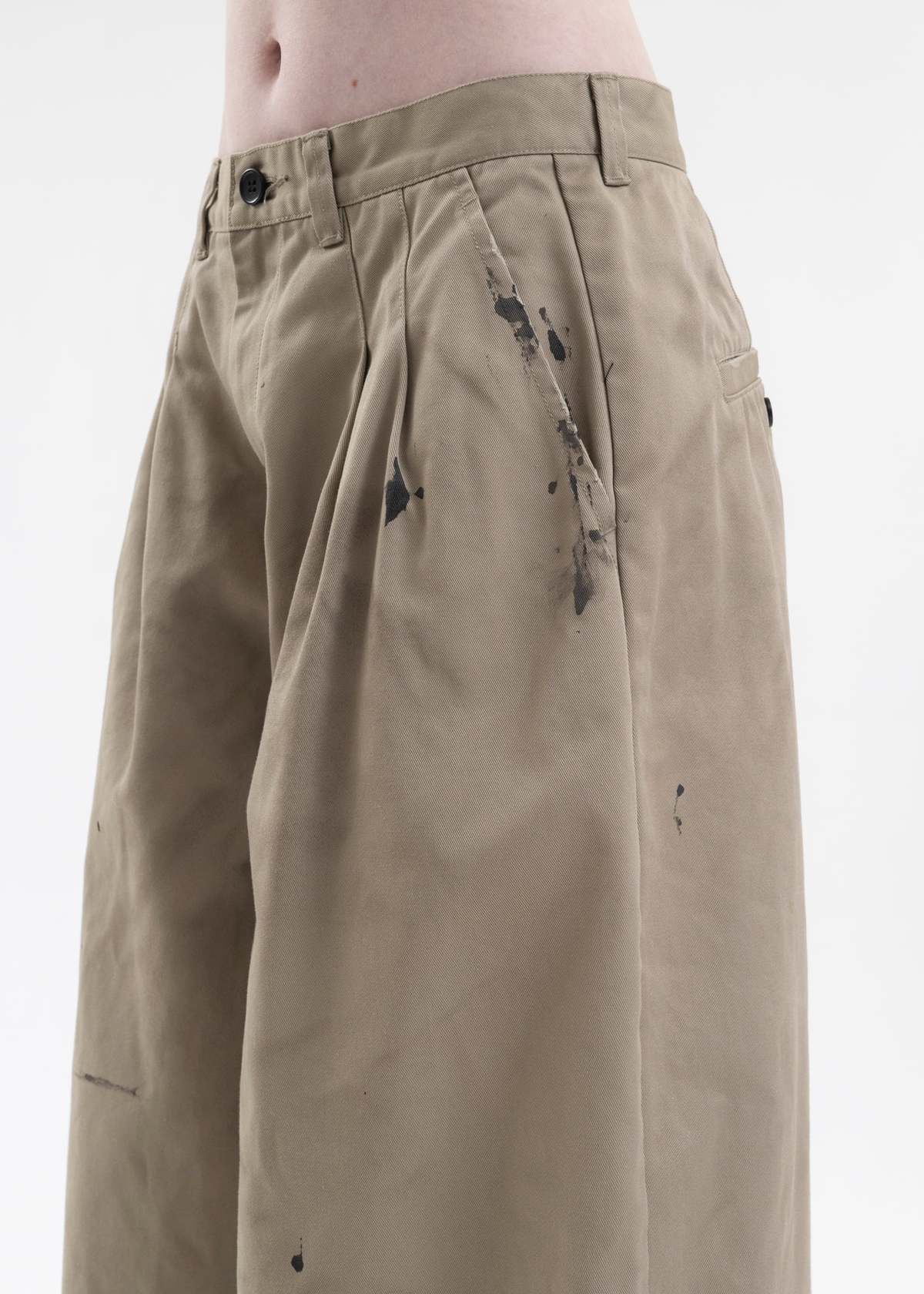 Kidill TWO TUCK CROPPED PANTS - CAMEL BROWN | Garmentory
