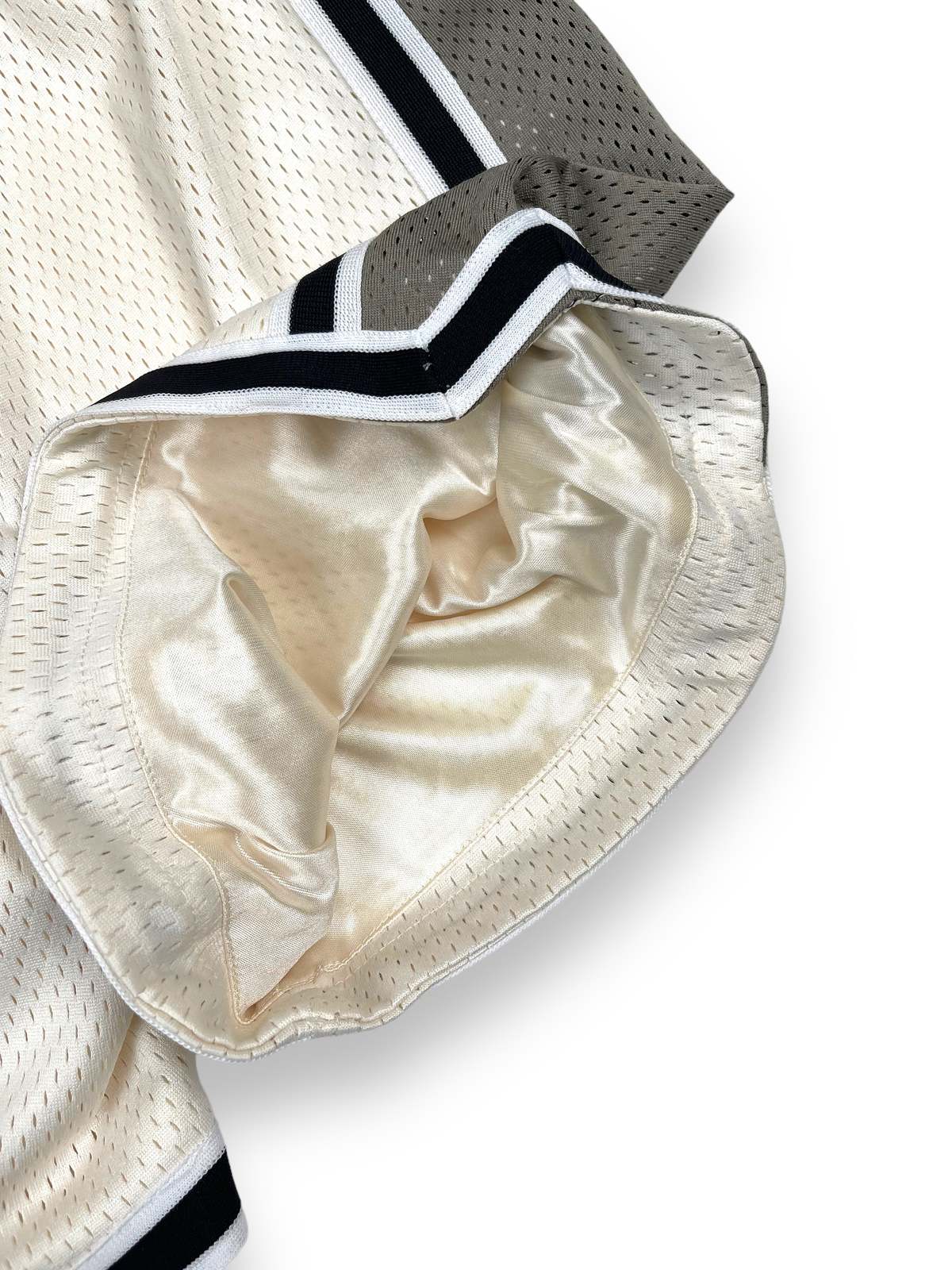 John Elliott VINTAGE VARSITY SHORT - SALT | Garmentory