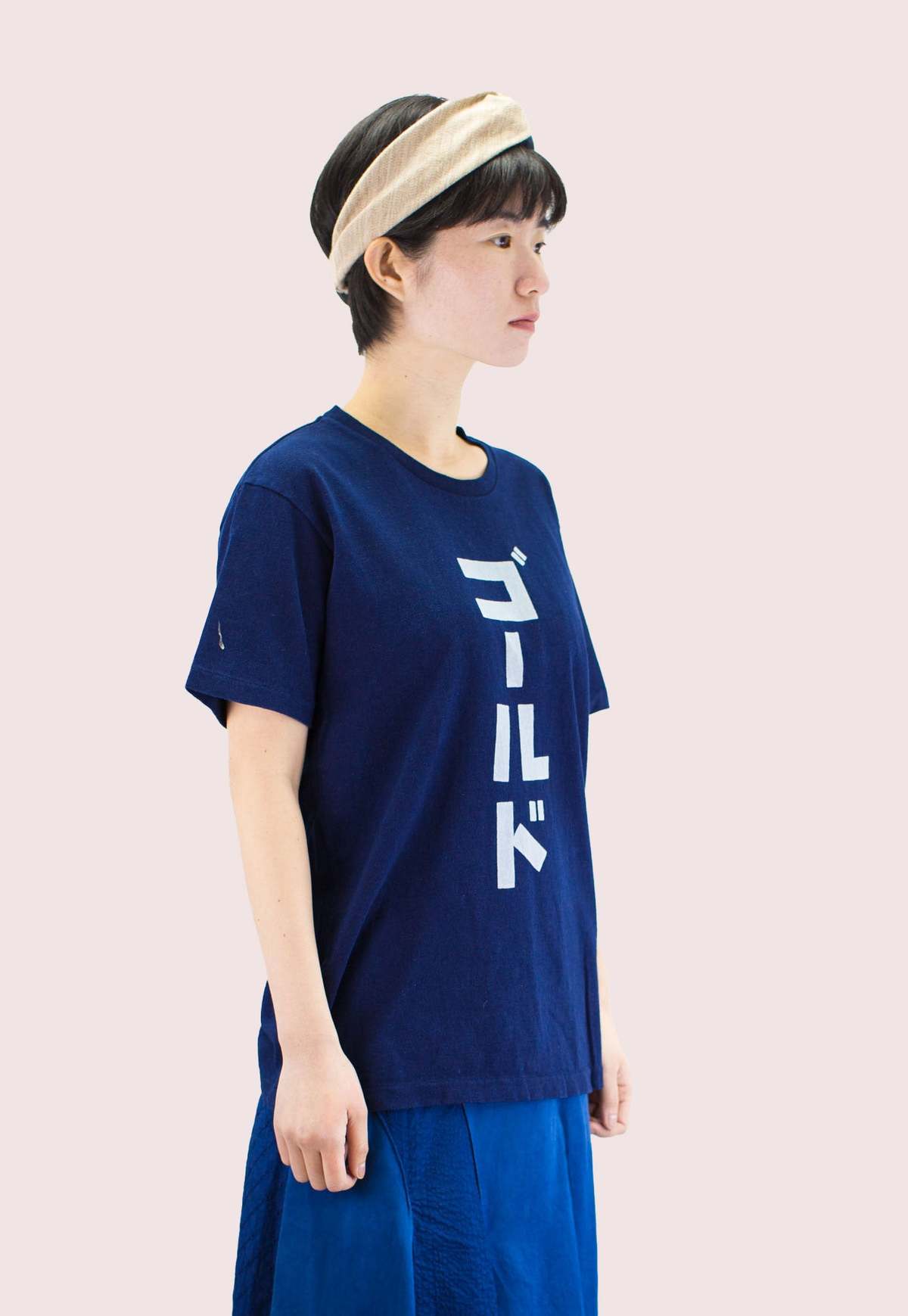 Blue Blue Japan Unisex Knitted dyed Katakana Gold Bassen T-shirt ...
