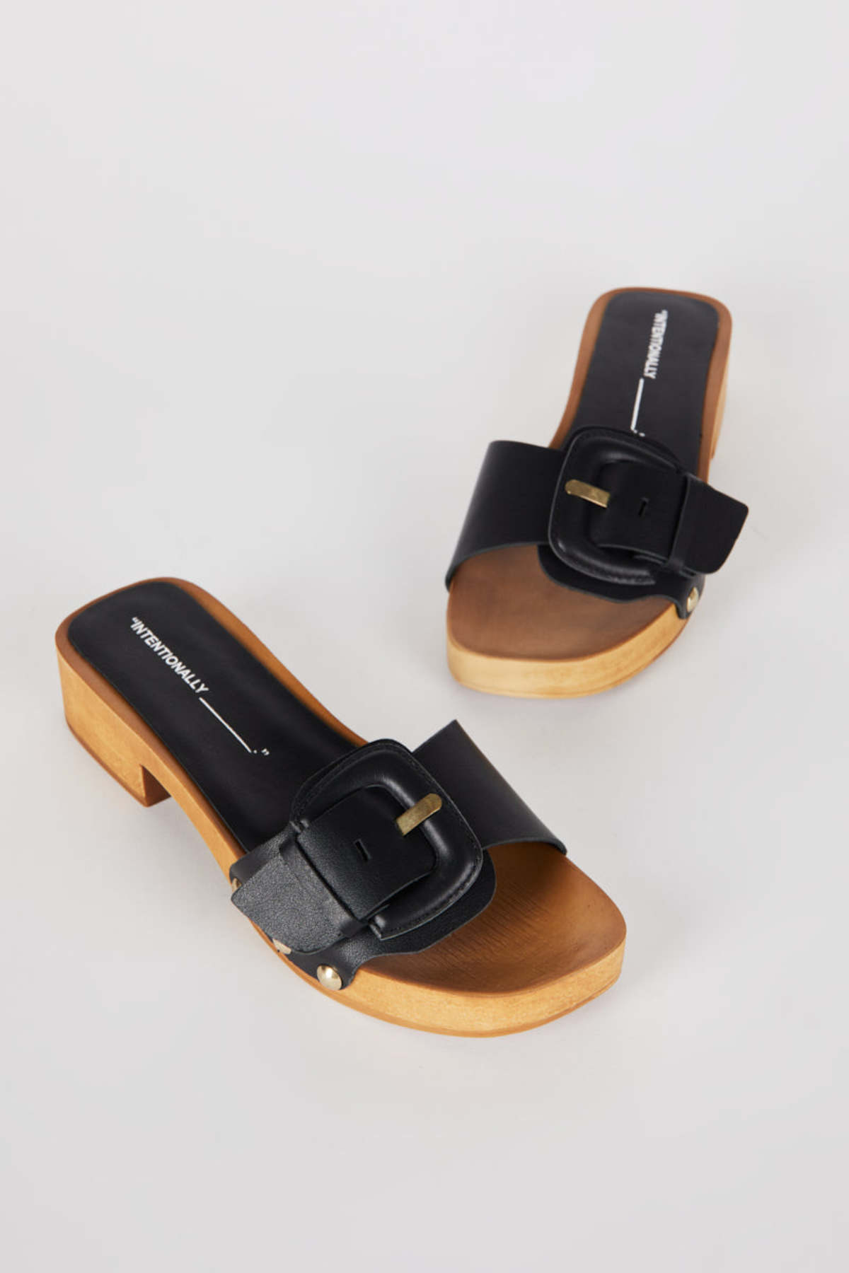 "INTENTIONALLY __________." MAR CLOG - Black | Garmentory