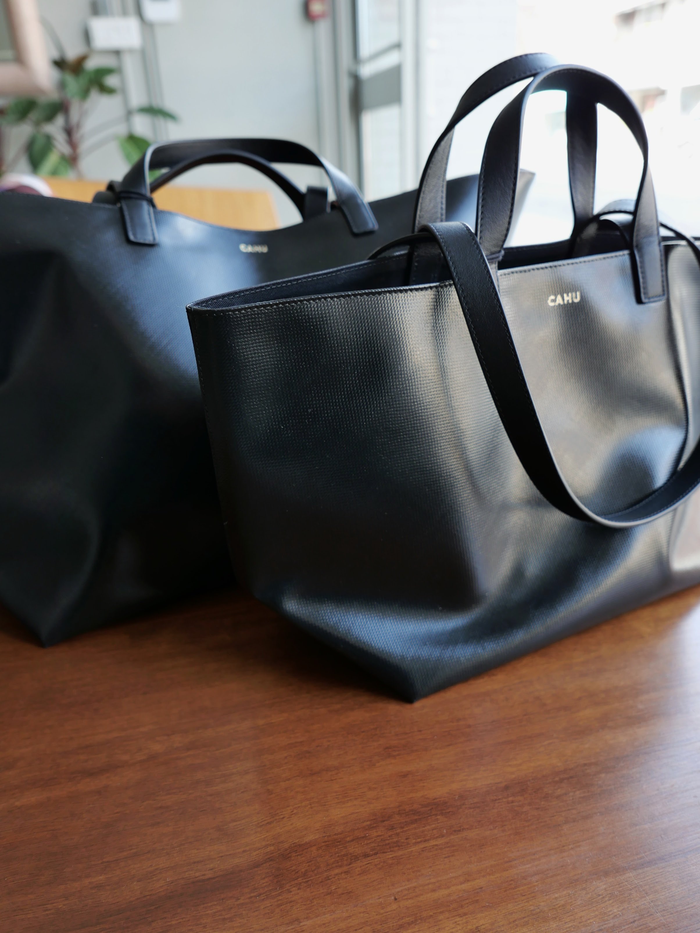 CAHU PRATIQUE ZIP BAG - BLACK | Garmentory