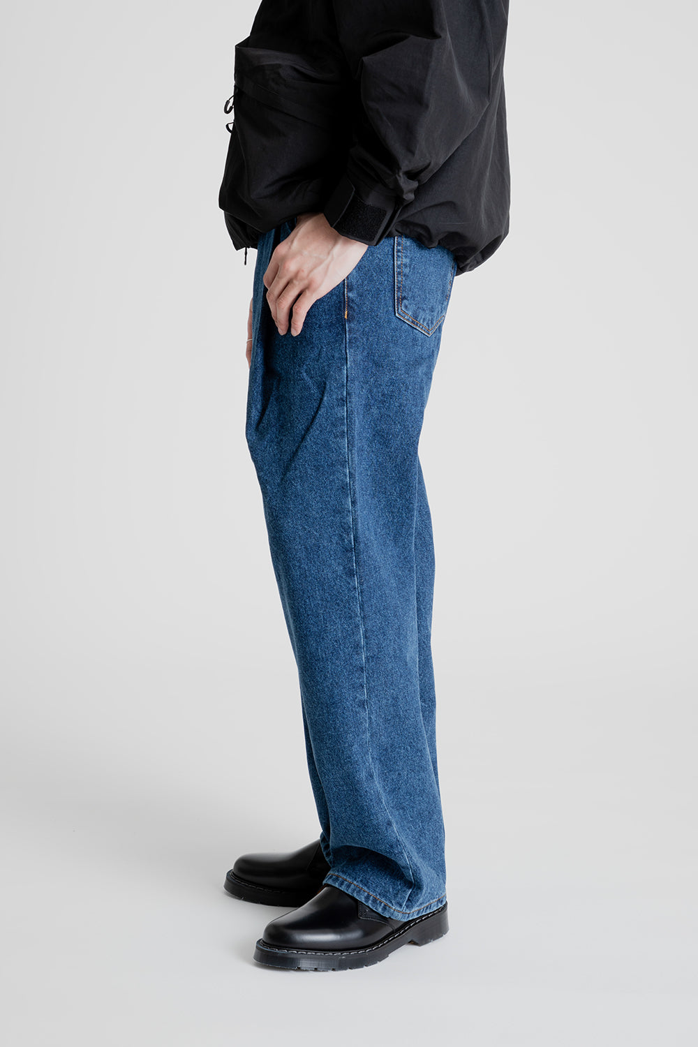 Uniform Bridge Wide One Tuck Denim Pants - Indigo Washed | Garmentory