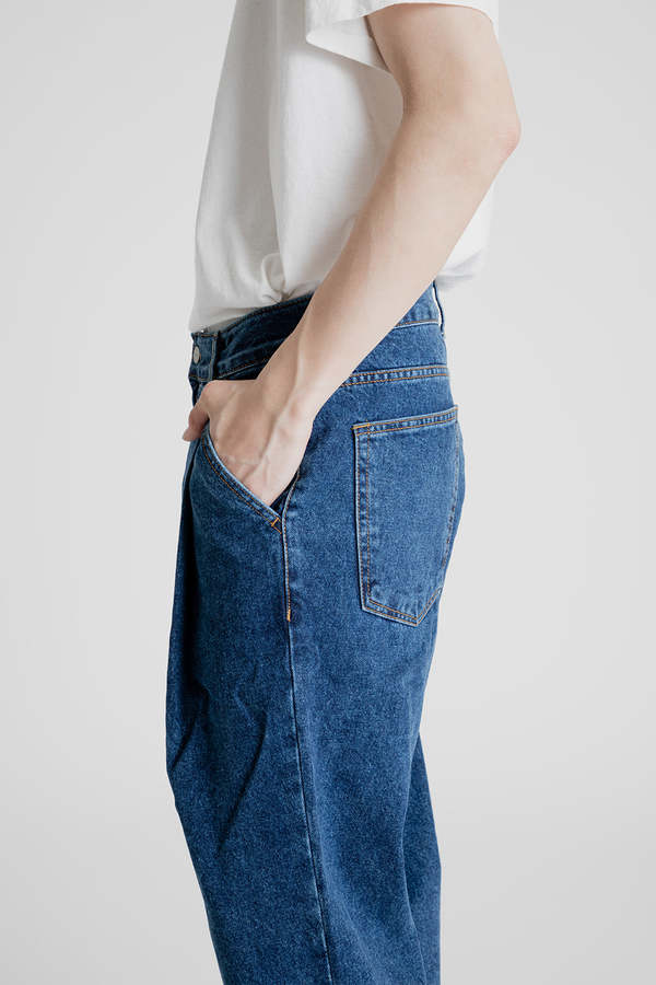Uniform Bridge Wide One Tuck Denim Pants - Indigo Washed | Garmentory