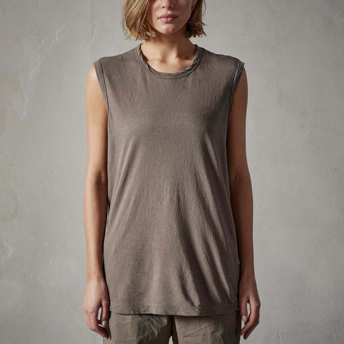 James Perse Crepe Jersey Muscle Crew - River Rock | Garmentory