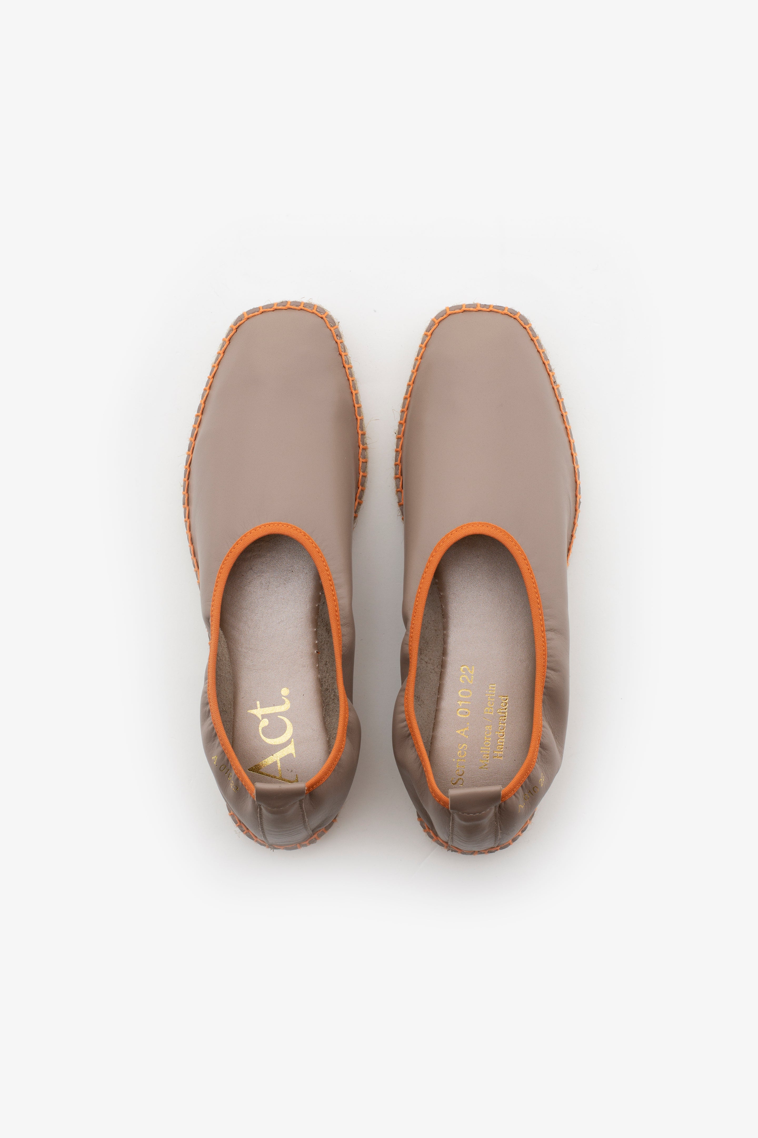 Edvard Taupe | Garmentory