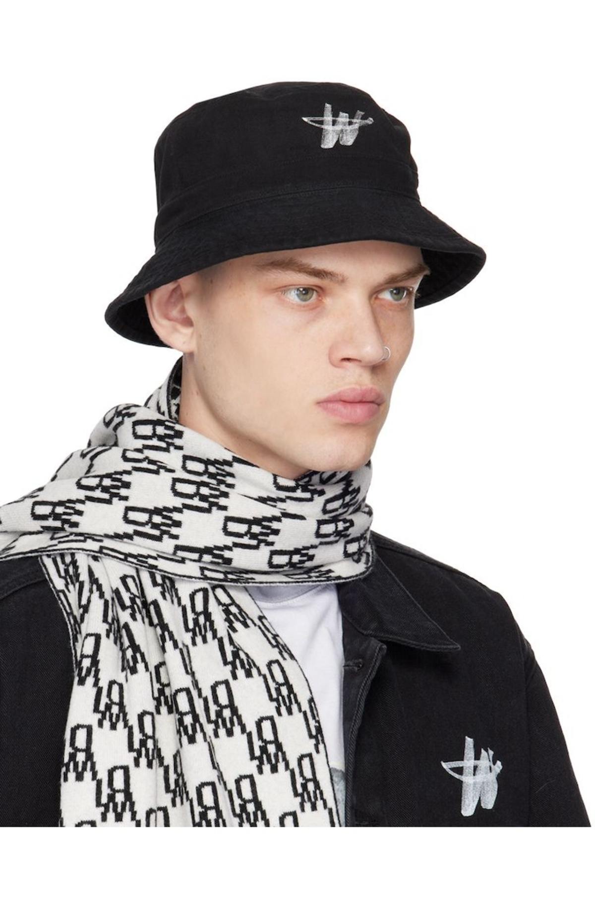 We11done Black WD One Logo Bucket Hat | Garmentory