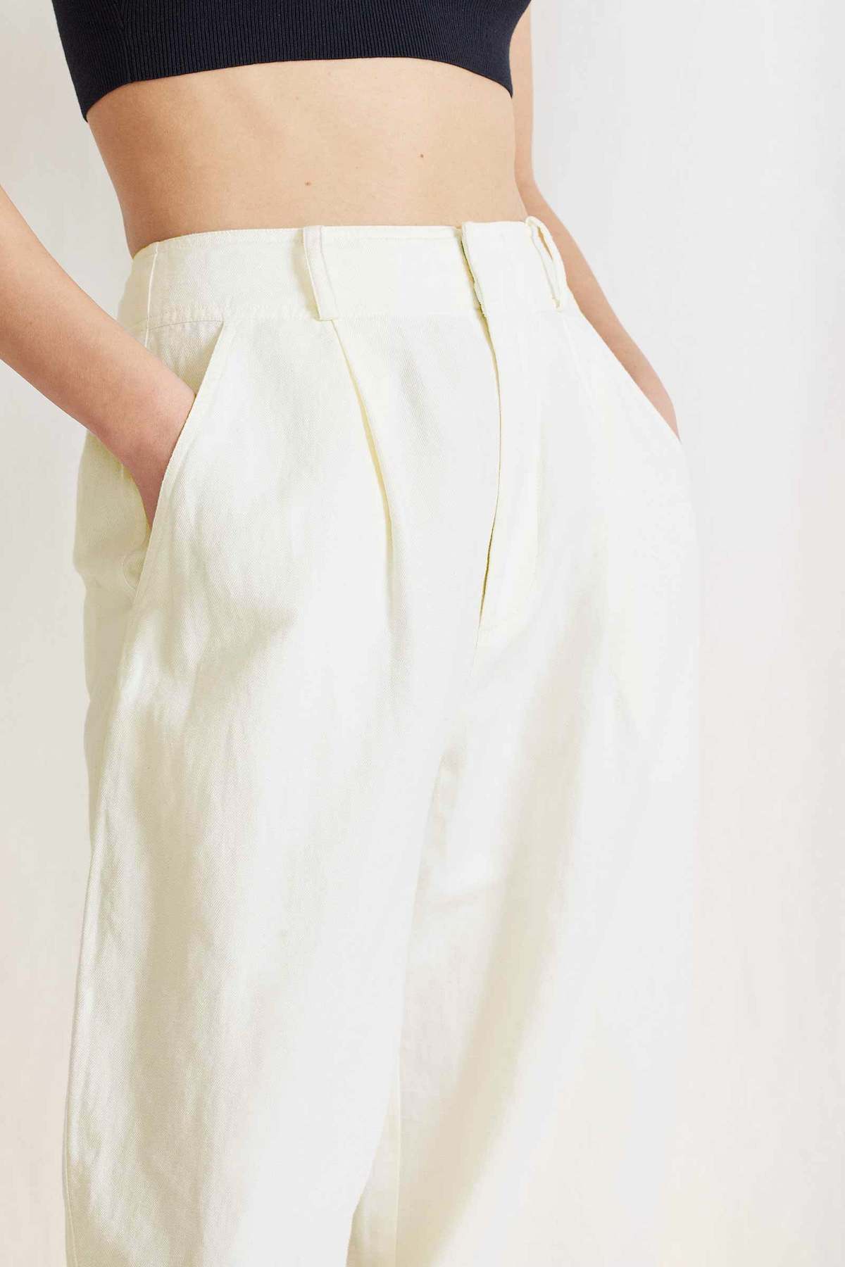 Apiece Apart Bari Crop Trouser - Cream | Garmentory