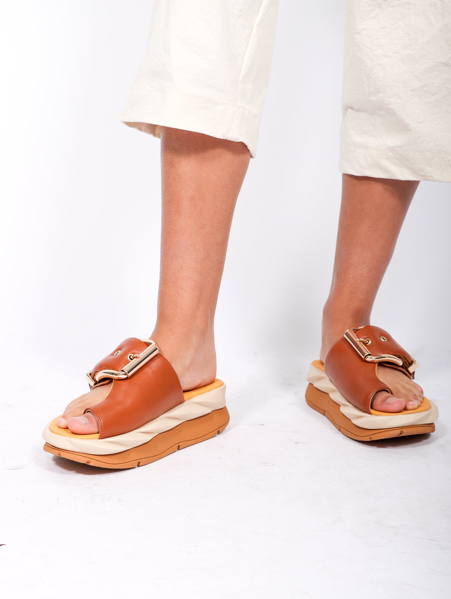 Mellow Glow in Brown by 4CCCCEES | Garmentory