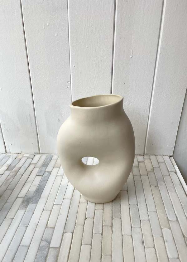 Summer School Sculpture Vase - White | Garmentory