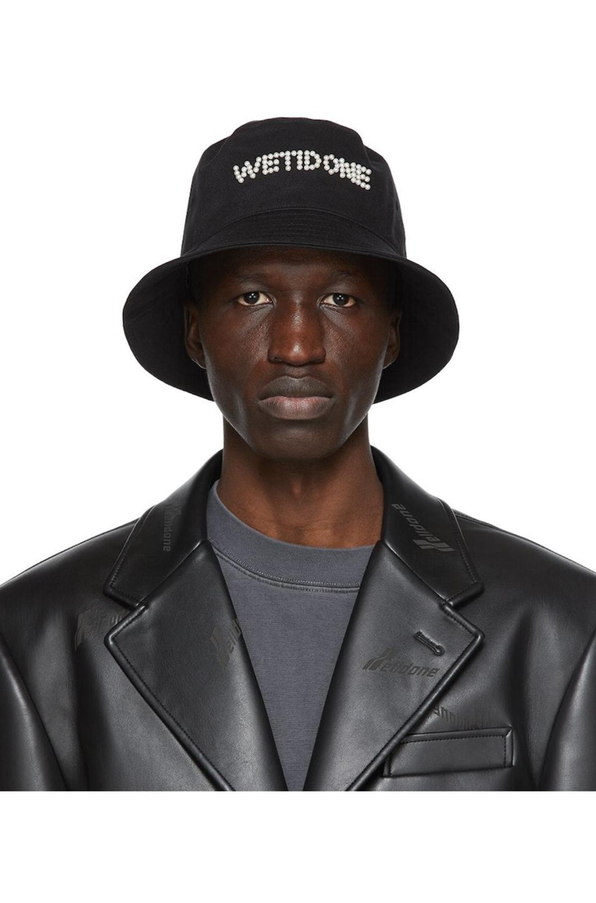 we11done Pearl Logo Bucket Hat - Black | Garmentory