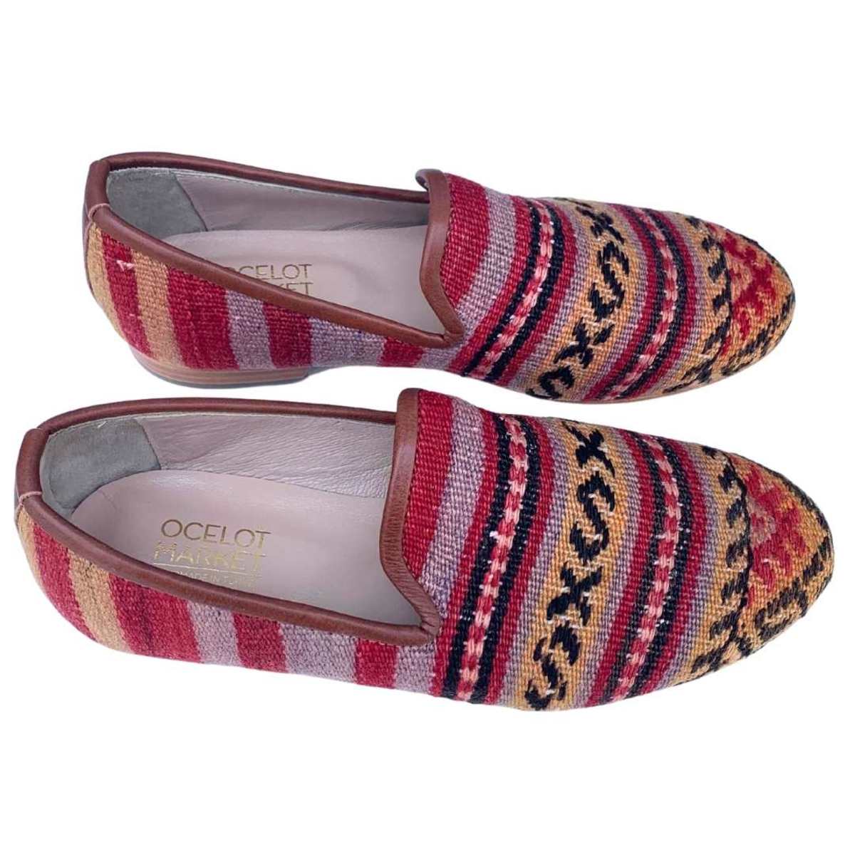 Ocelot Market Men's Turkish Kilim Loafers - Red/Gold Pattern | Garmentory