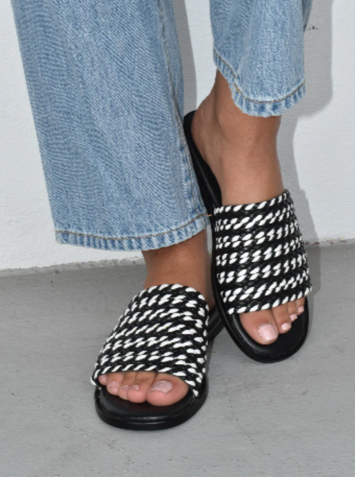 Salt + Umber Handwoven Leather Comfort Slides - Black/White | Garmentory