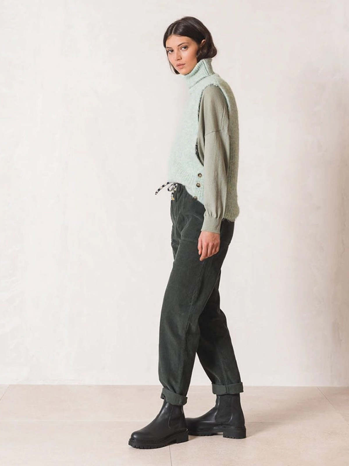 Indi & Cold Cord Cropped Trousers - Verde | Garmentory