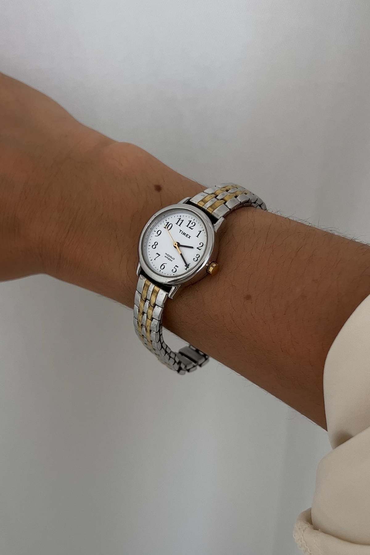 Vintage Timex Oyster Stretch Band Watch - Silver/Gold Tone | Garmentory