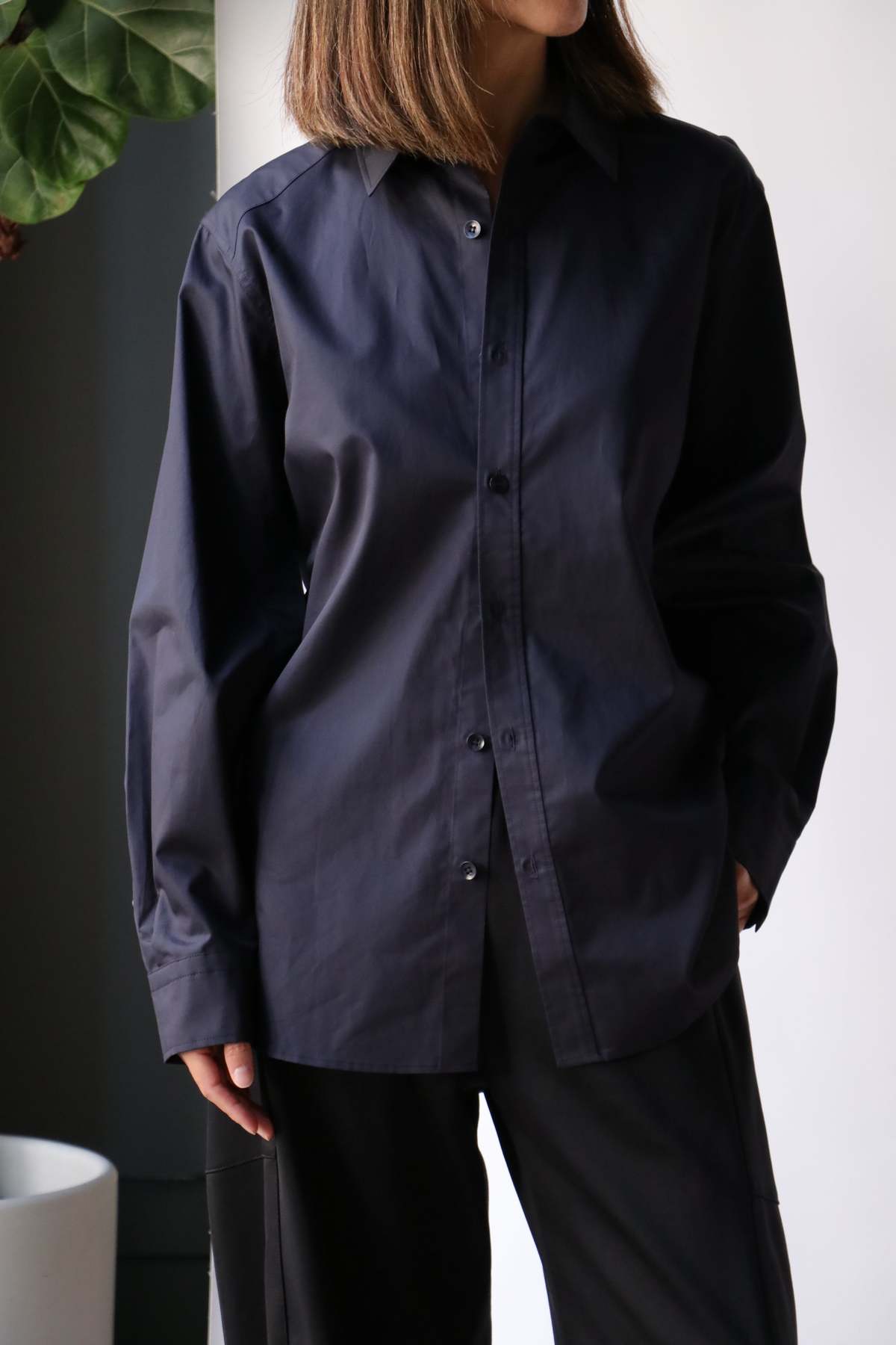 Tibi Eco Poplin Inseam Vent Shirt - Dark Navy | Garmentory
