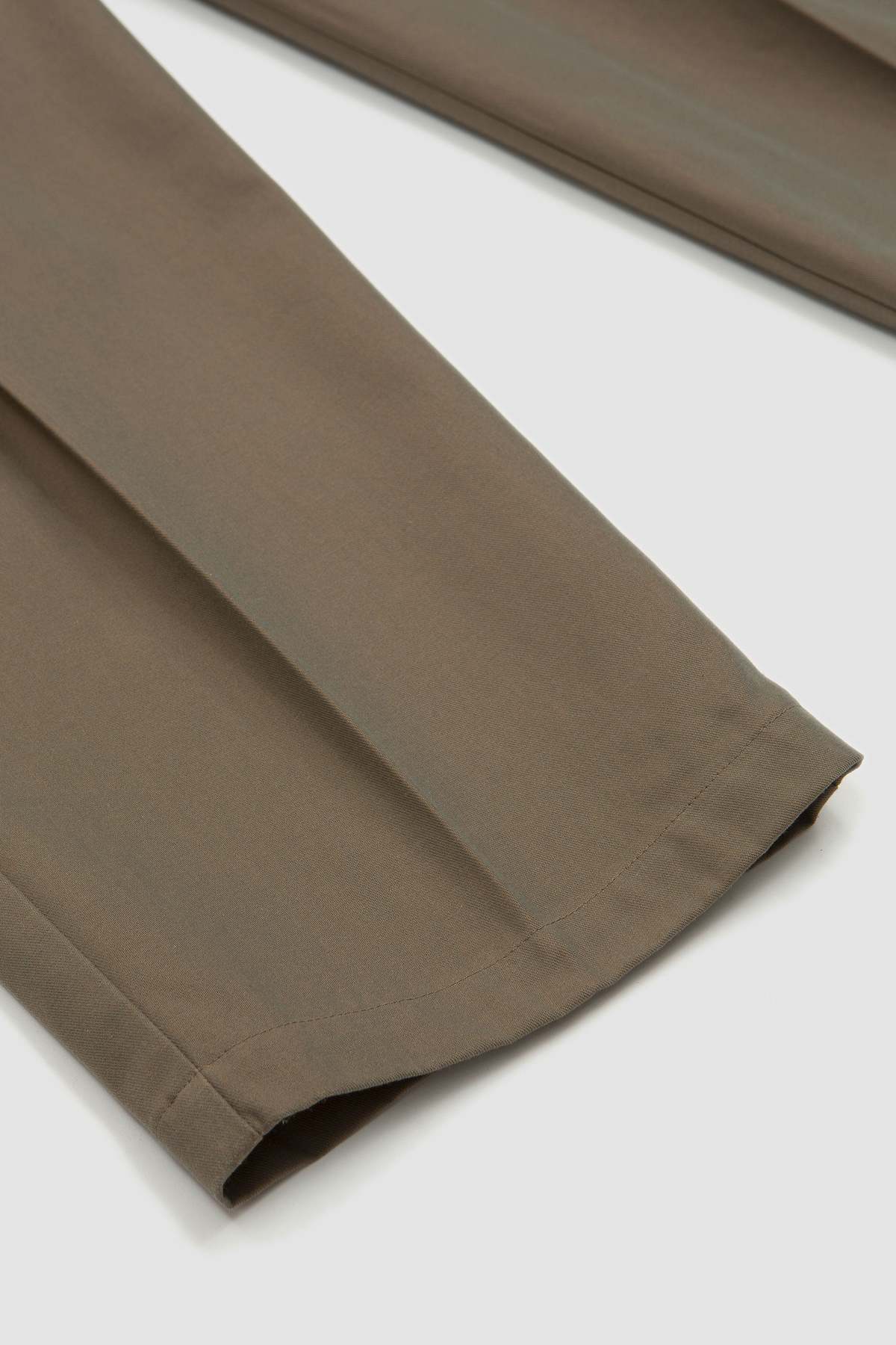 Still By Hand Deep Tuck Pressed Pants - Olive | Garmentory