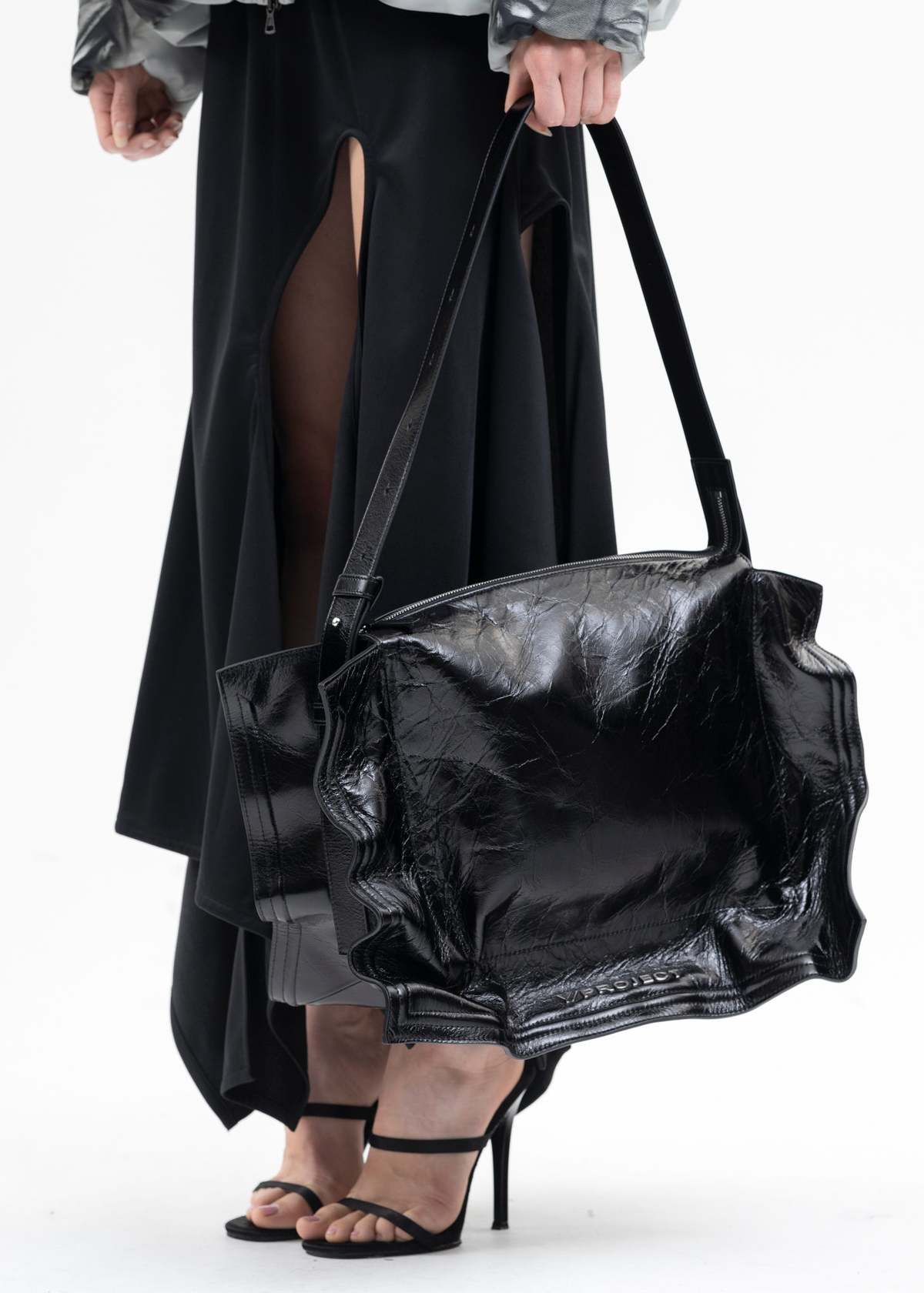 Y/project WIRE CABAS BAG - BLACK | Garmentory