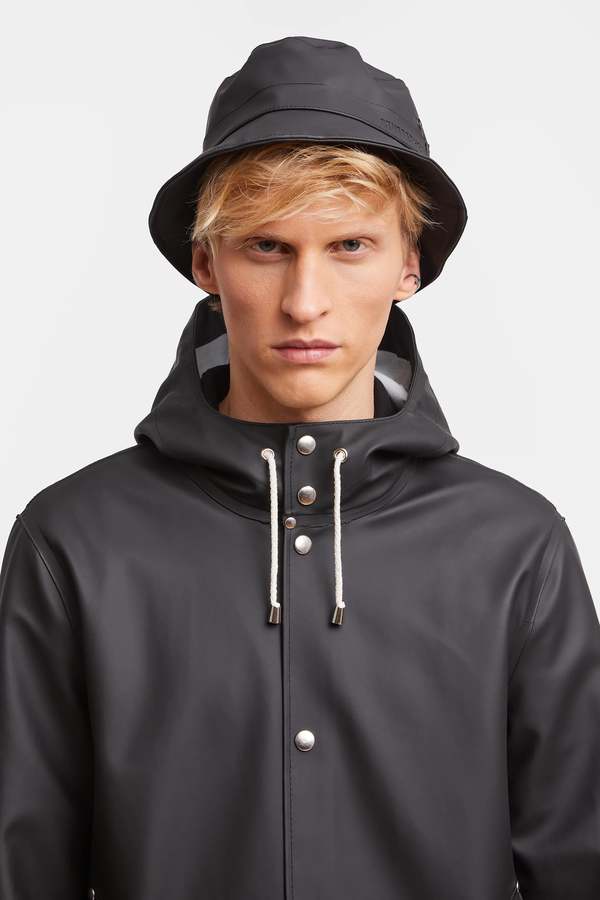 Stutterheim BECKHOLMEN BUCKET HAT - BLACK | Garmentory