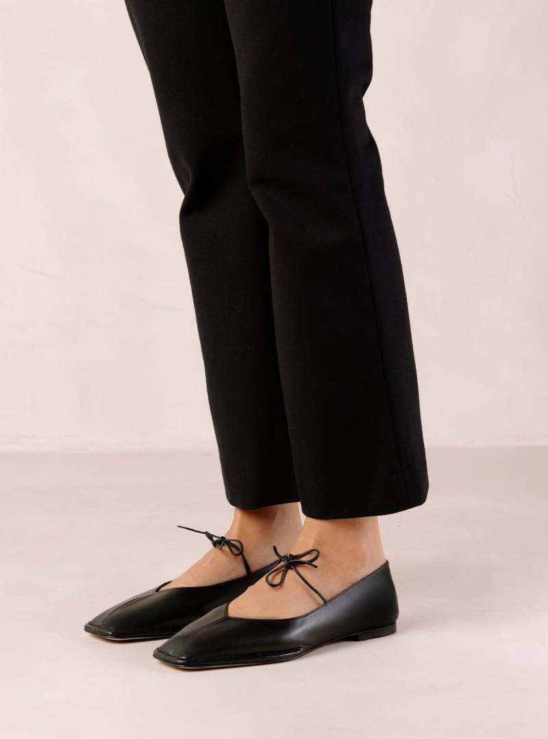 Alohas Sway Ballet Flats - Black | Garmentory